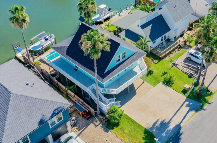 Texas VRBO with Private Pool | A Texas Guide (2025 Update)